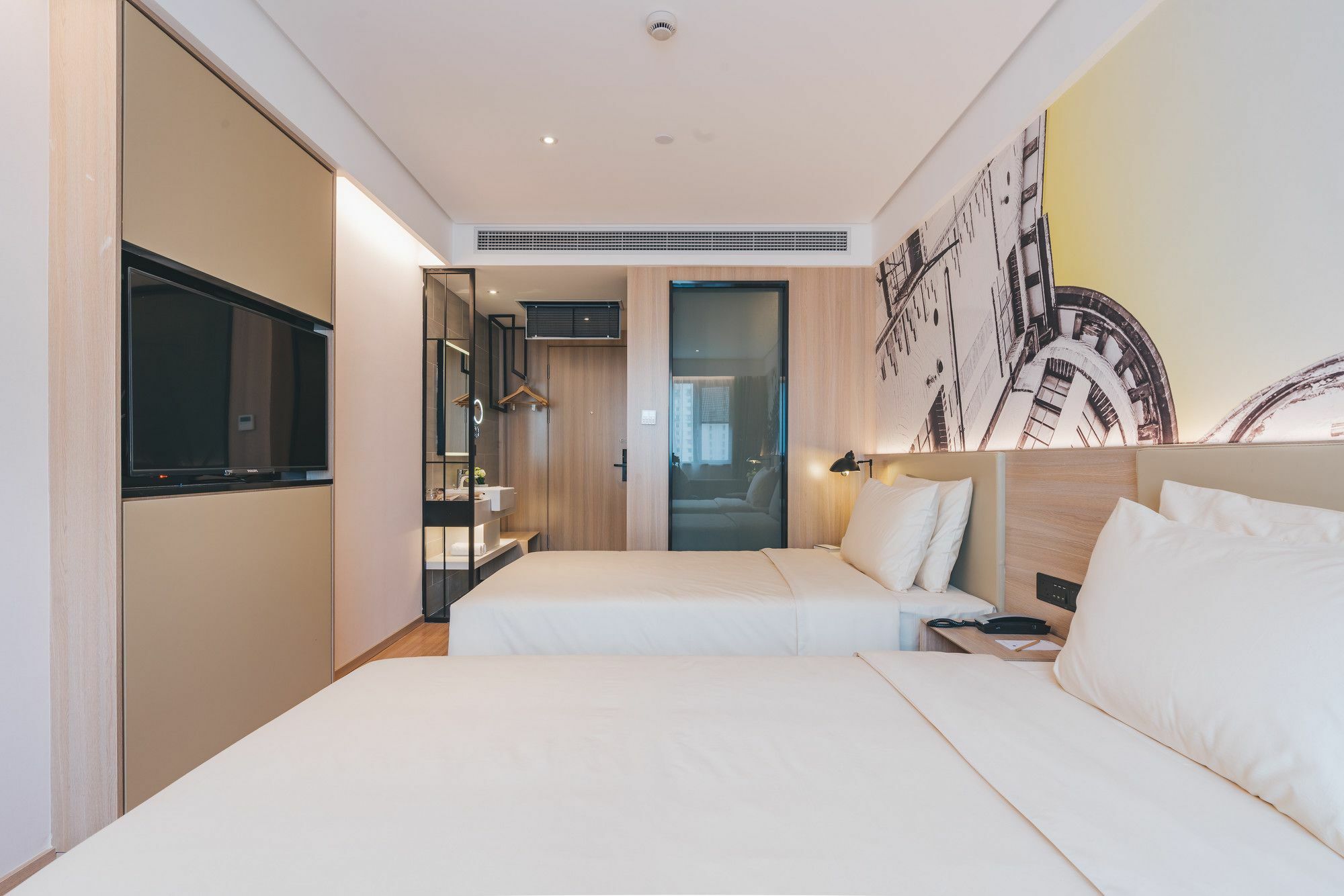 ATOUR LIGHT HOTEL BUND SHANGHAI | ⋆⋆⋆⋆ | CHINA | SEASON DEALS FROM $106